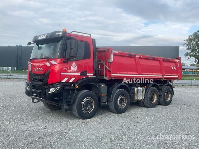 Prodaje se IVECO AD360HX kiper na aukciji