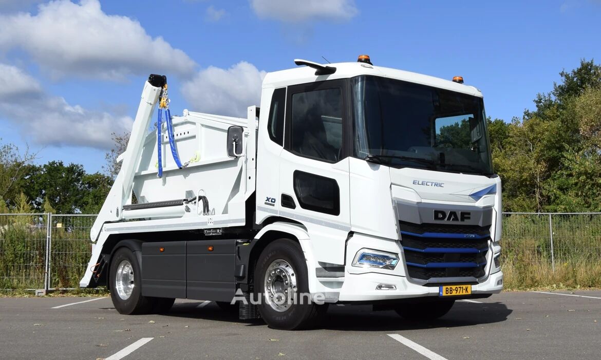 Novi DAF XD 270 FA kamion autopodizač kontejnera
