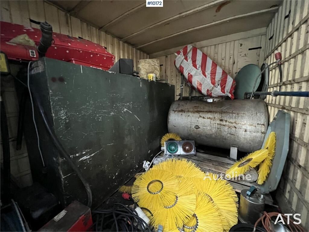 Unknown Container with double diesel tanks kontejner 5 stopa