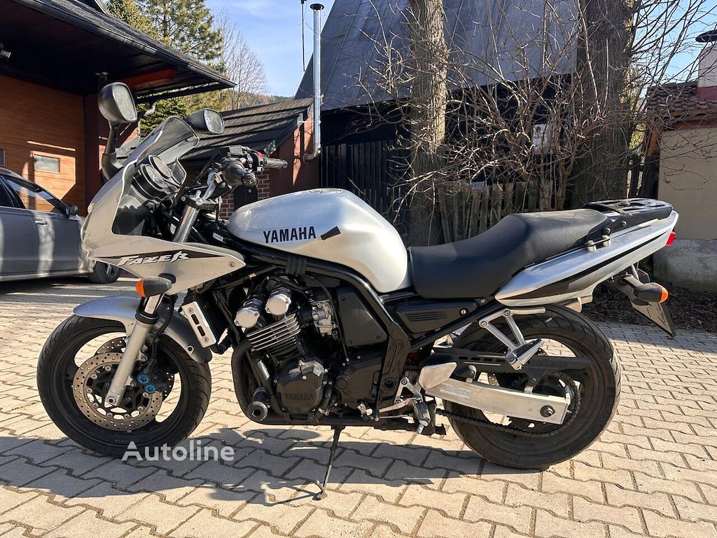 Yamaha FZS600 motocikl