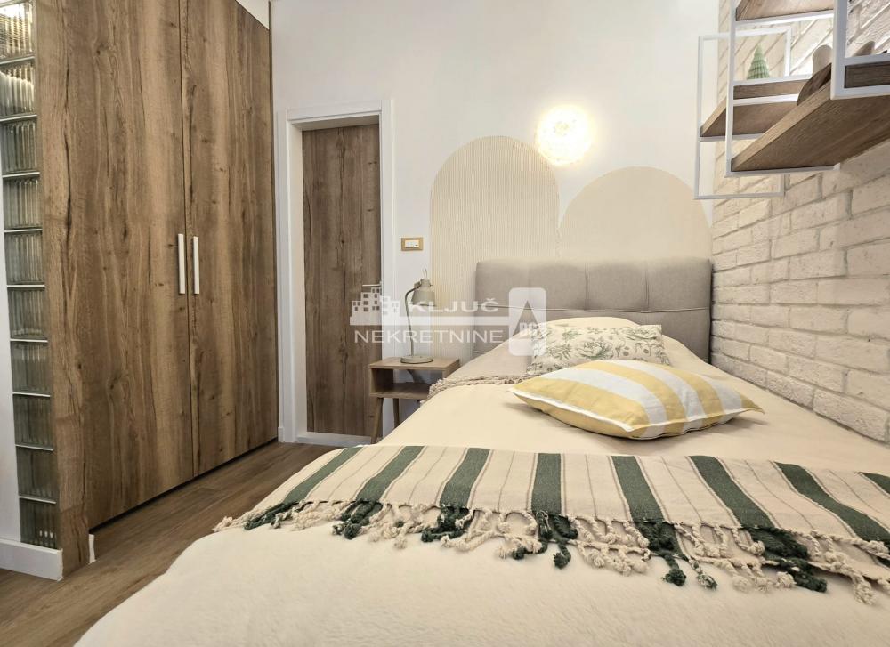 Vracar, lokal u prizemlju 32m2 ID#2009
149.000 €