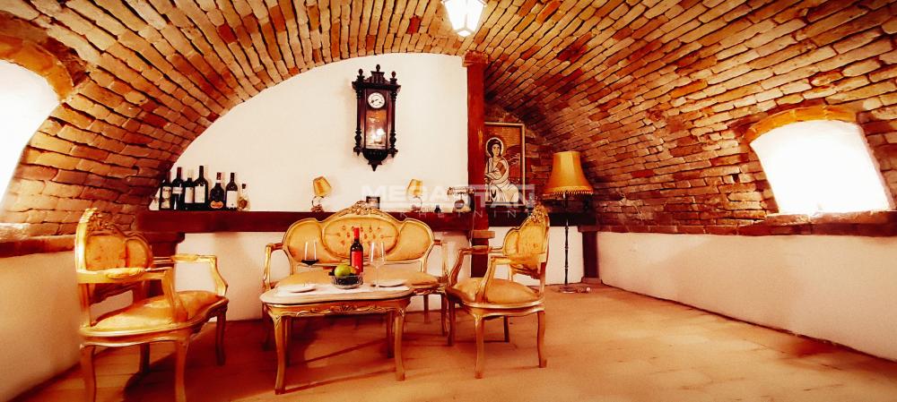 Poslovno stambena kuća
62.000 €