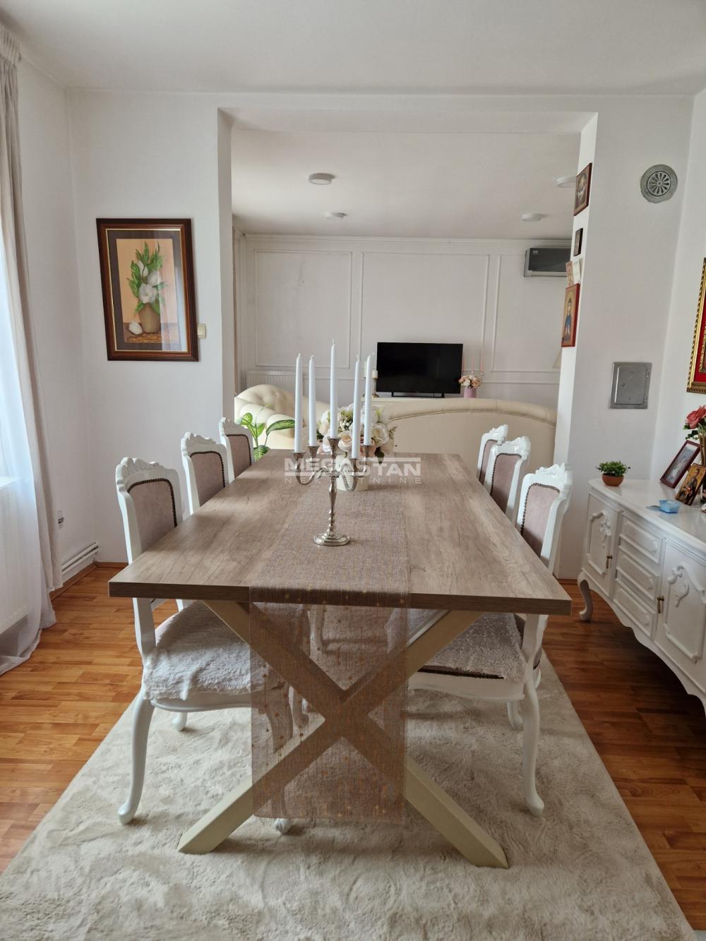 Novija kuća savremeno-klasičnog stila
200.000 €