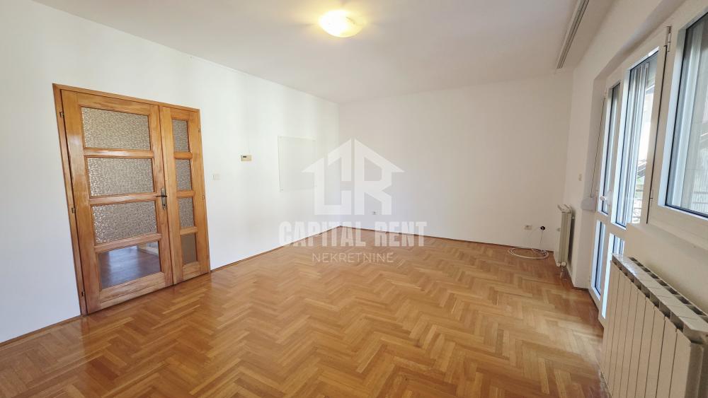 Banovo brdo izdaje se poslovni prostor ID#1633
600 €