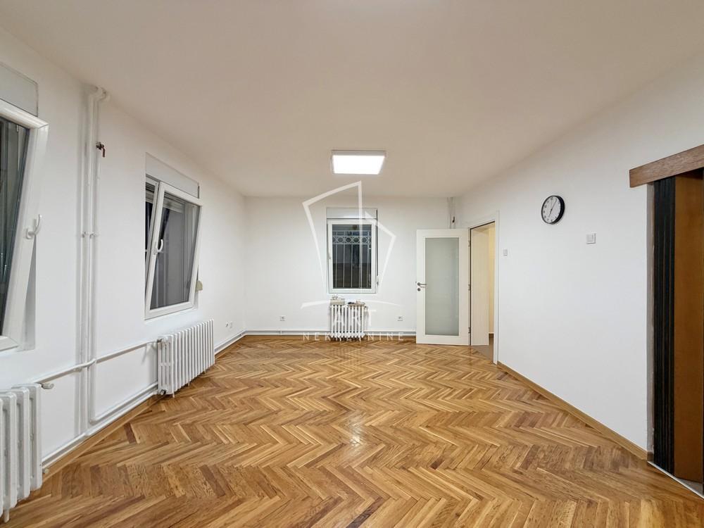 Mali mokri Lug, kuća PP, mereno 204m2 ID#16410
2.200 €