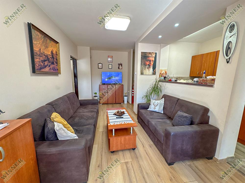 Prodaja Renoviran Dvoiposoban Stan Zemun Meandri | Sremskih Boraca ID#1459
200.000 €