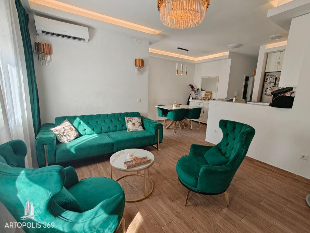 Lux, parking, polunamešten, blizina blokova ID#1523
148.000 €
