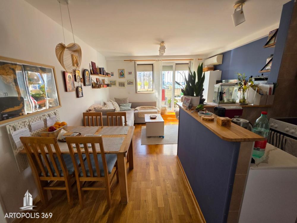 Dve odvojene jedinice, renoviran, CG - Televizorka ID#1524
320.000 €