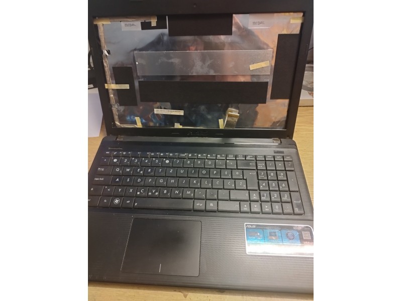 ASUS laptop R503A