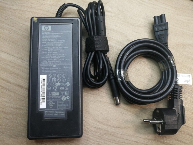 Adapter HP HSTNN-AA04 19,5V --- 4,62A