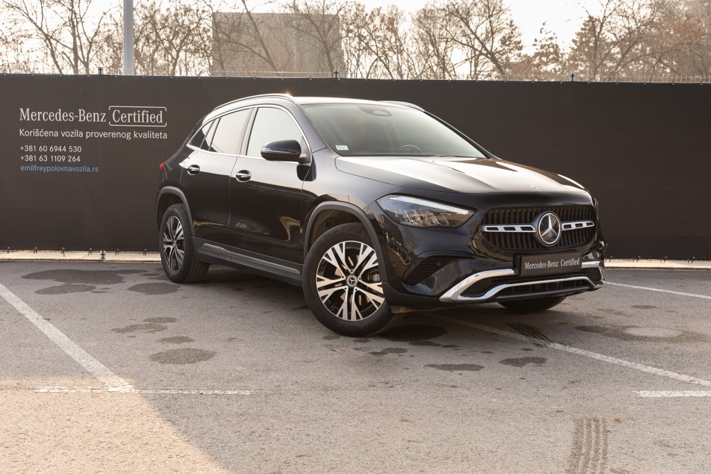 MERCEDES-BENZ GLA