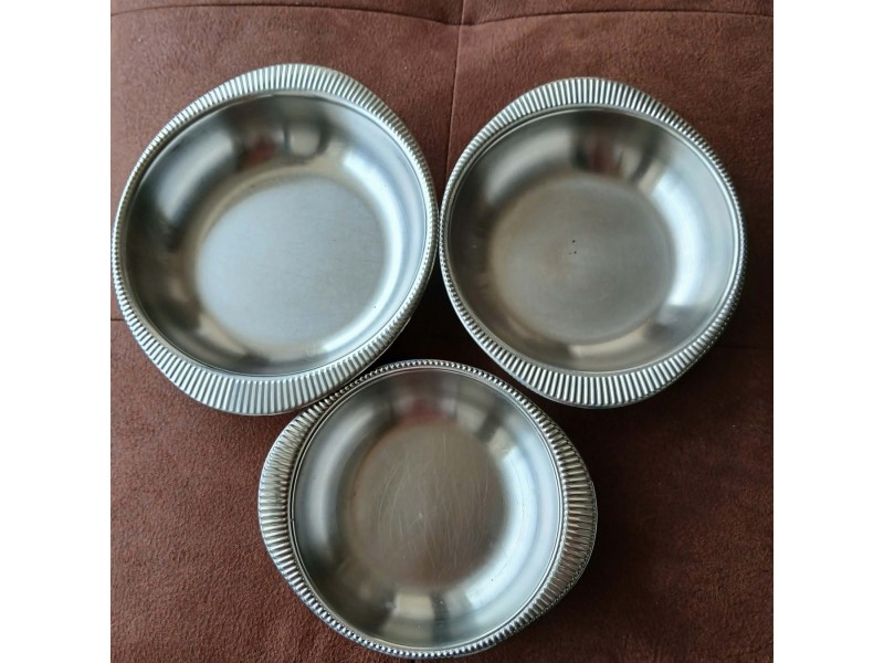 Set od 3 inox činije za serviranje sa drškama