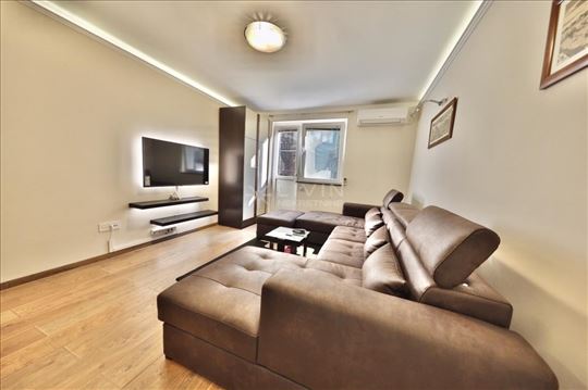 Renoviran 2.0 stan 64m², Dorćol