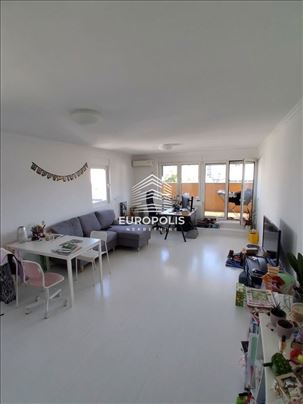 Trosoban stan – Voždovac, Bulevar oslobođenja, 84