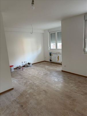 Na prodaju jednosoban stan u modernoj novogradnji