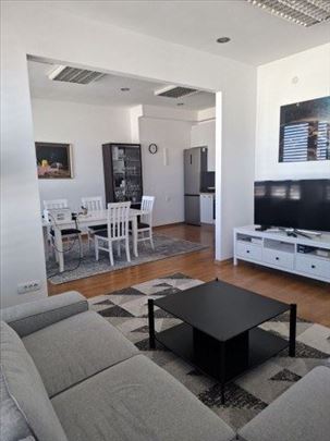 Tašmajdan, 2 spavaće, 2 kupatila, garaža
