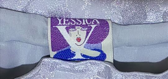 Prodajemo dve C&A suknje!