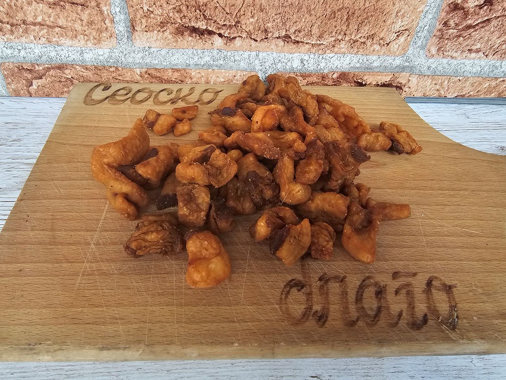Vojvođanski domaći čvarci 200g