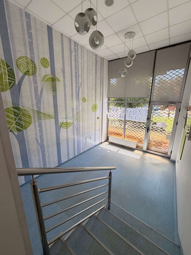Sjajan poslovni prostor u Zmaj Ognjena Vuka