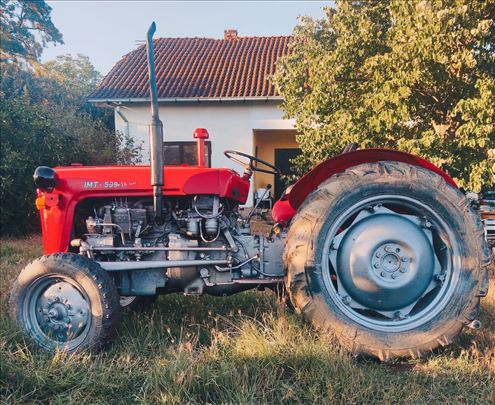 Traktor IMT 539