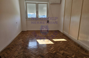 Prodajem Stan-Apartman, Cara Dušana