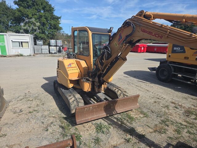 Mini bager < 7t
Takeuchi TB153FR