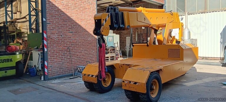 Mobilna dizalica
MANGHI P 120 Diesel