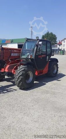 Manitou MT 932 teleskopski utovarivač – nosivost 3,2 t, maksimalna visina podizanja 9 m
Manitou MT 932
