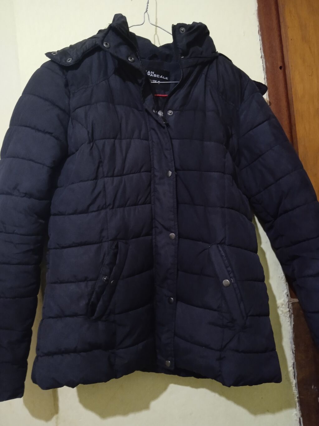 Ženska zimska jakna nemačkog brenda Jean Pascale, veličina S. Tamno
