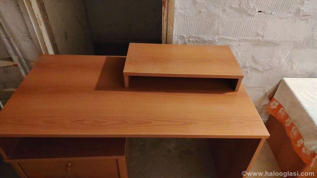 Komplet za sobu, komoda, komoda za TV ili desktop racunar. Preuzimanje