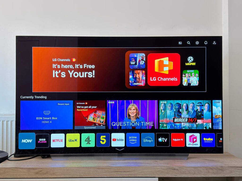 LG OLED C1 65" televizor Ključne karakteristike: - 65-inčni 4K OLED