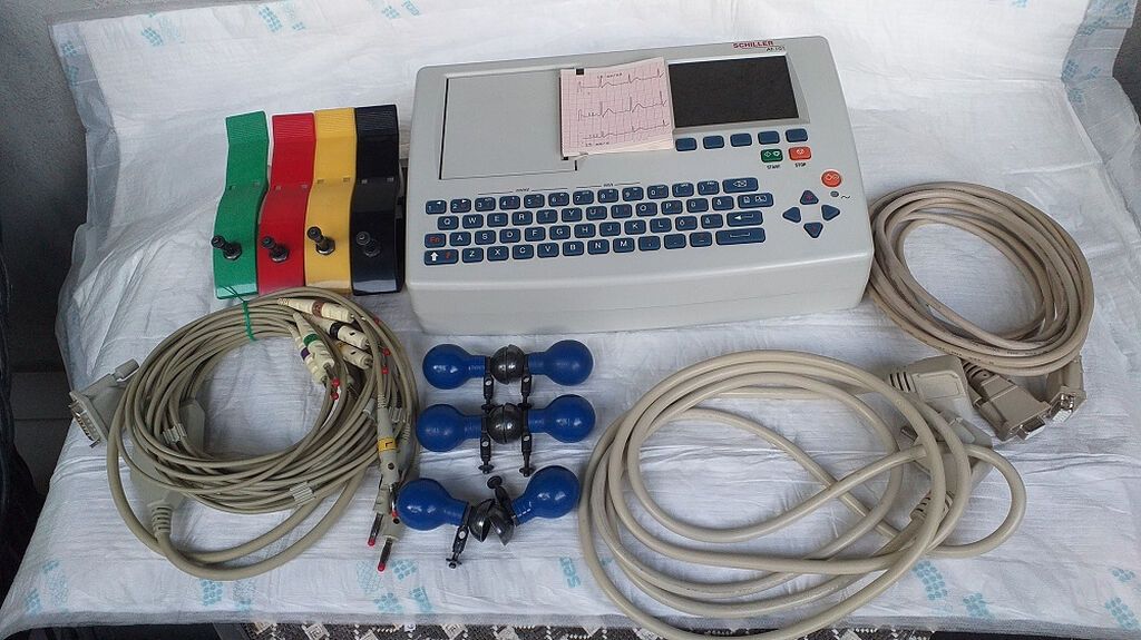 EKG aparat Schiller Cardiovit AT-101 Polovno Ispravno Odličan