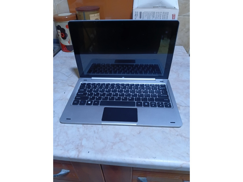 Laptop ili tablet sa slika