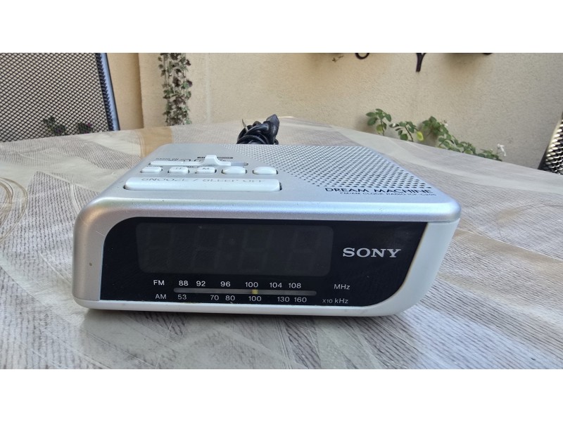 SONY ICF-C205 - stoni radio sat, budilnik na struju
