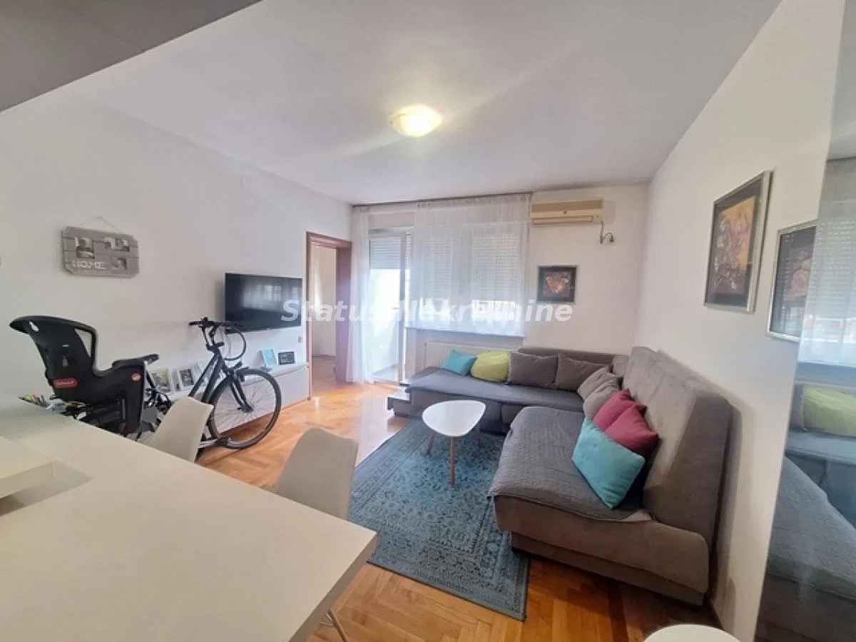 Dvosoban stan za izdavanje, Centar, Novi Sad, 42m², 580 €/mes