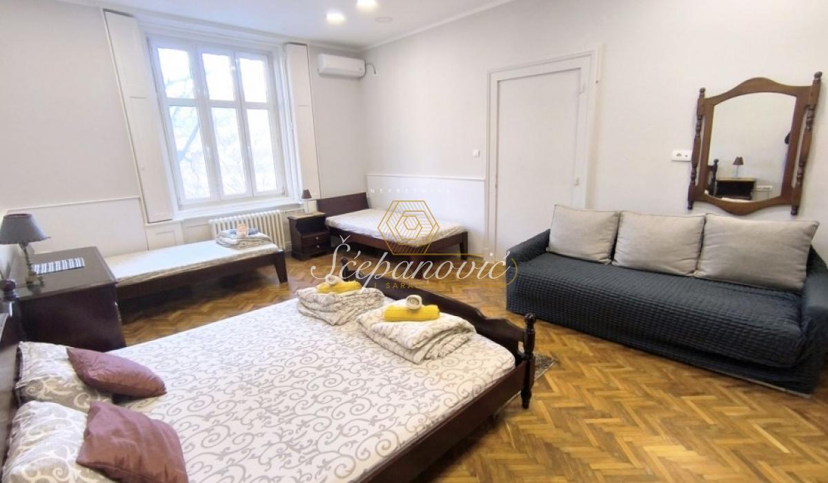 Trosoban stan za izdavanje, Centar, Novi Sad, 97m², 2. sprat, 1.000 €/mes