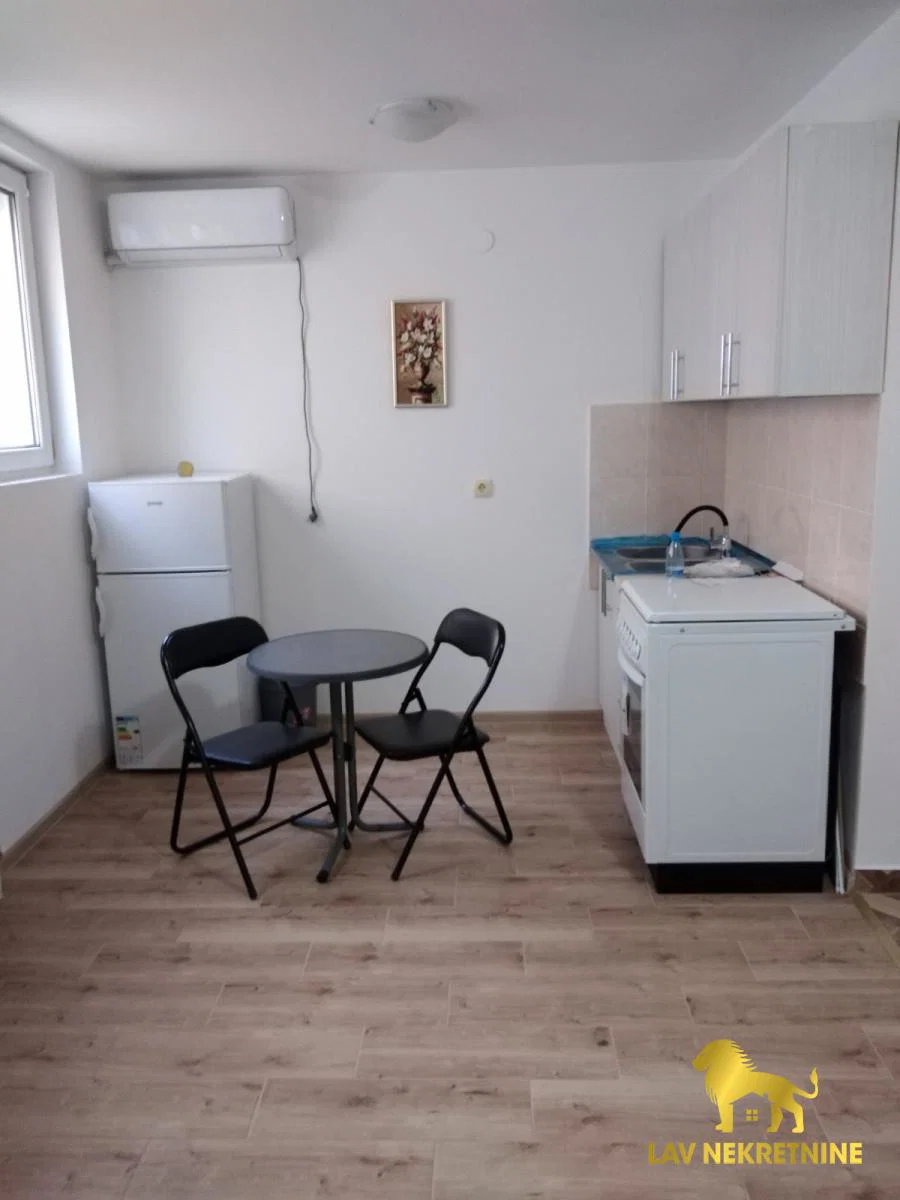 Garsonjera za izdavanje, Cara Dušana, Novi Sad, 25m², 250 €/mes