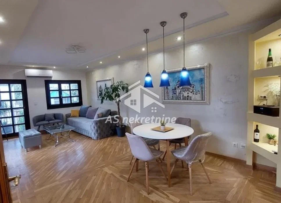 Četvorosoban stan za izdavanje, Hram Svetog Save, Beograd, 94m², 1.300 €/mes