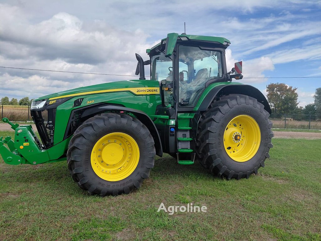 Novi John Deere 8R340 traktor točkaš