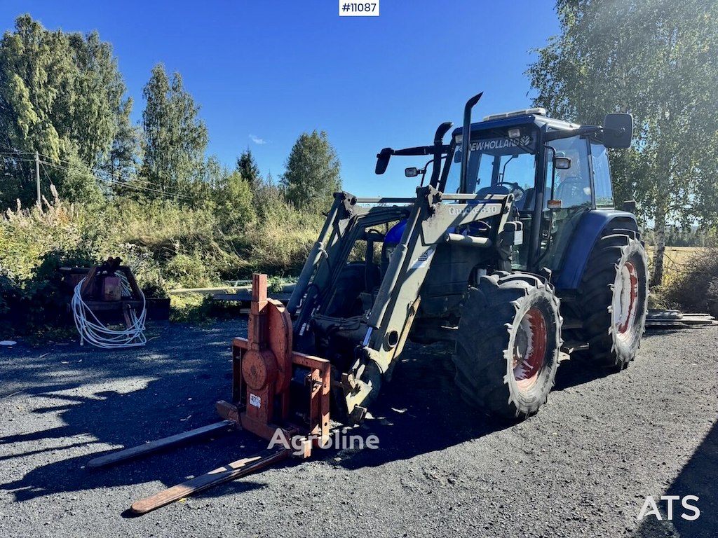 New Holland TS110 traktor točkaš