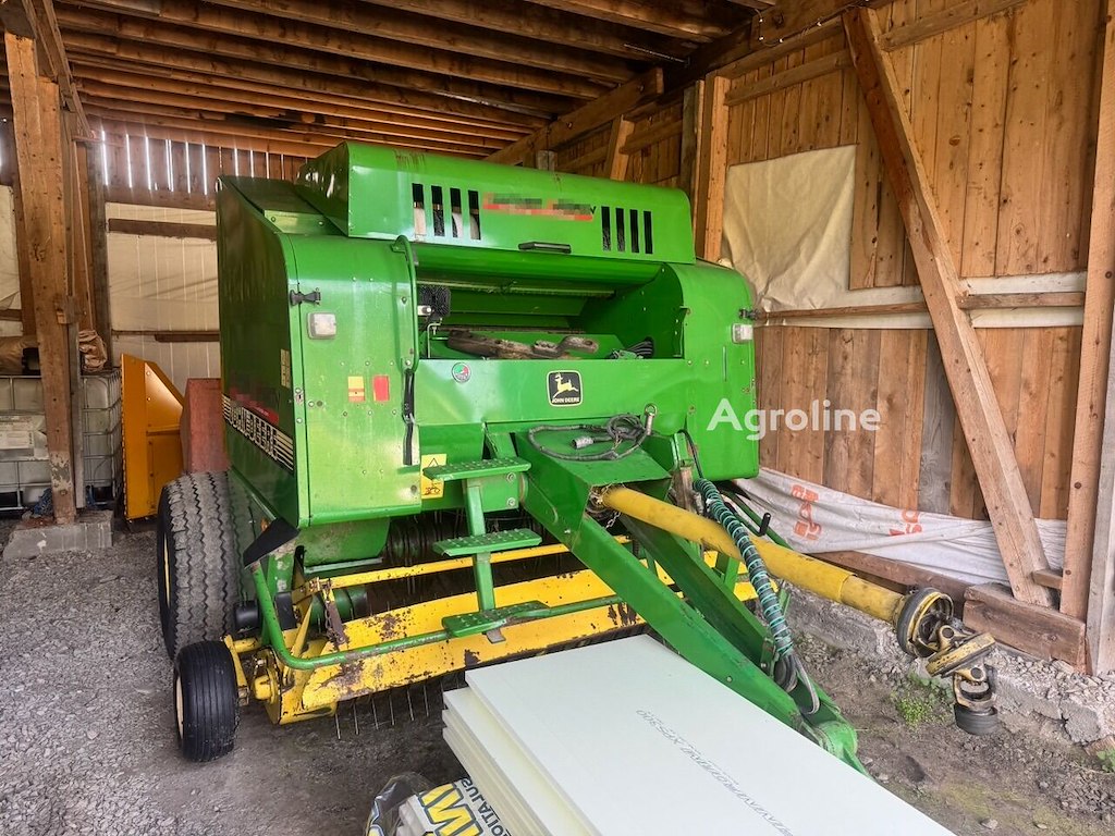 John Deere 575 balirka za okrugle bale