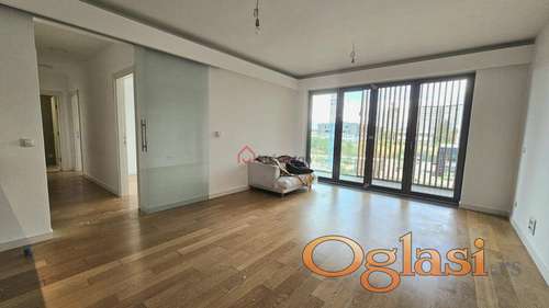 West 65. Opremljena kuhinja! Terasa