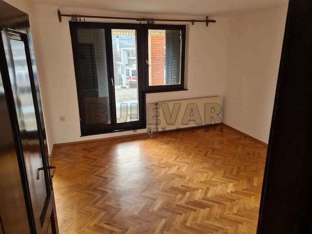Kuća, Niš – Niška banja | Izdavanje · 190m² · 700€