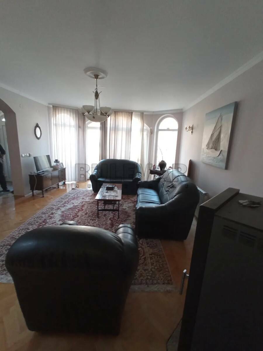 Kuća, Niš – Tehnički fakultet | Izdavanje · 200m² · 1.000€