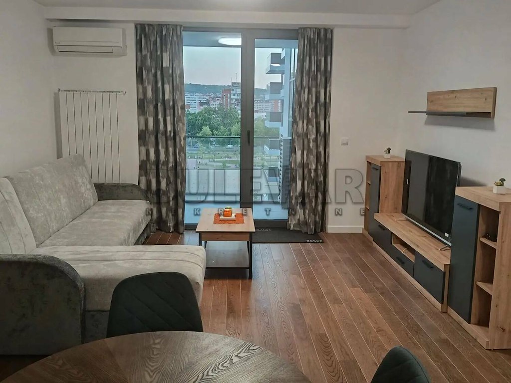 Garsonjera, Niš – Bulevar Nemanjića | Izdavanje · 39m² · 400€