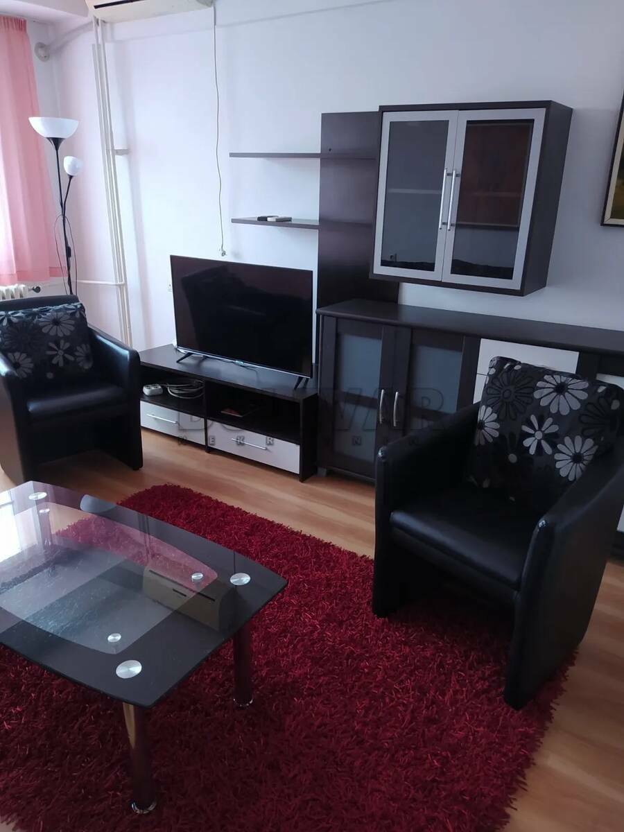 Trosoban stan, Niš – Obilićev venac | Izdavanje · 80m² · 600€