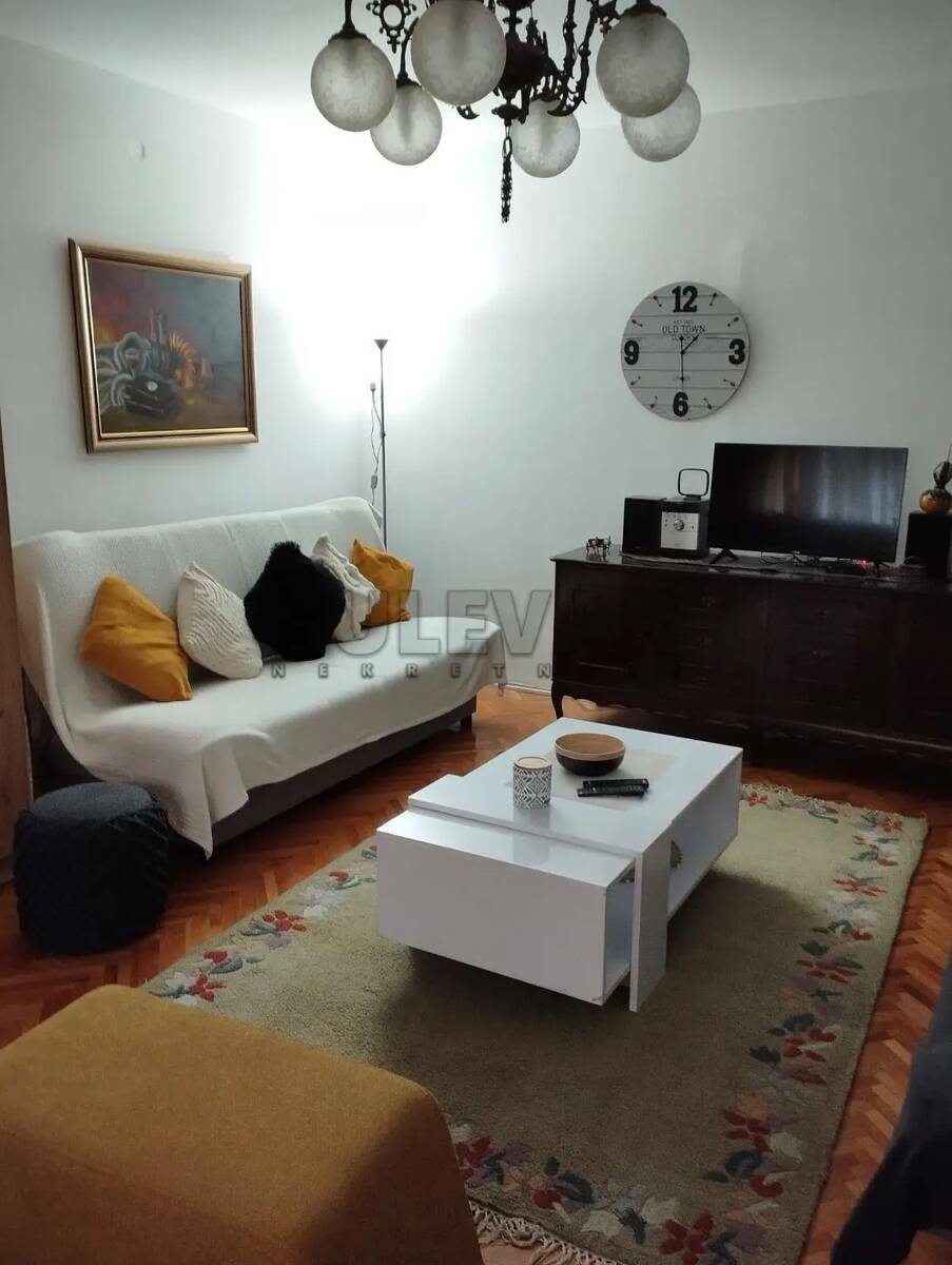 Trosoban stan, Niš – Pravni fakultet | Izdavanje · 67m² · 450€