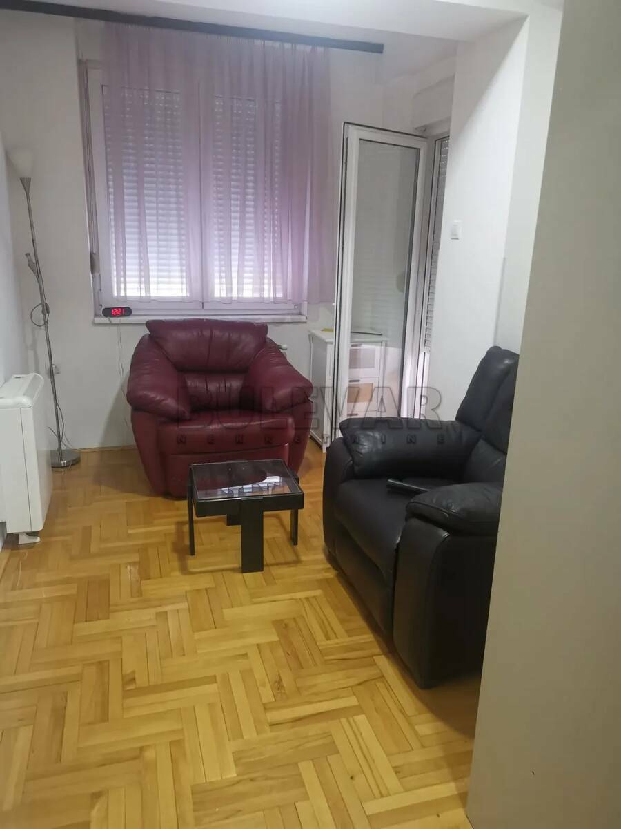 Trosoban stan, Niš – Bulevar Nemanjića | Izdavanje · 75m² · 380€