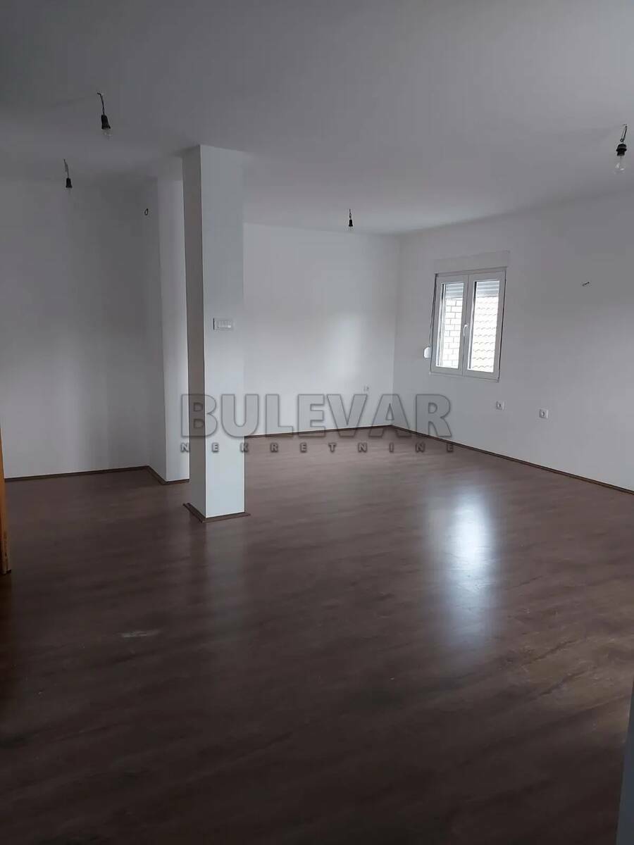 Troiposoban stan, Niš – Brzi brod | Izdavanje · 117m² · 550€