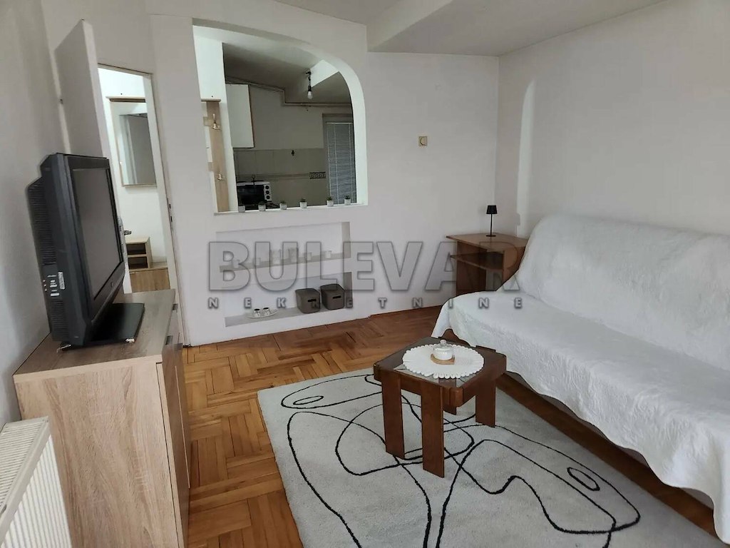 Jednoiposoban stan, Niš – Centar | Izdavanje · 40m² · 300€